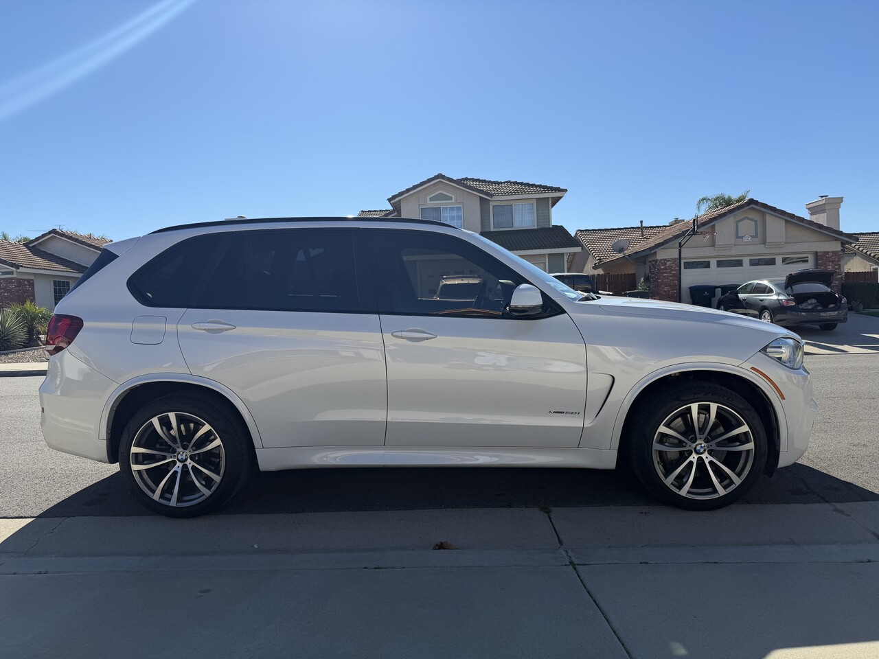 BMW X5 2014년형 SUV (X Drive 5,0i) M series 중고차량 매매 2014 BMW X5 M50i White