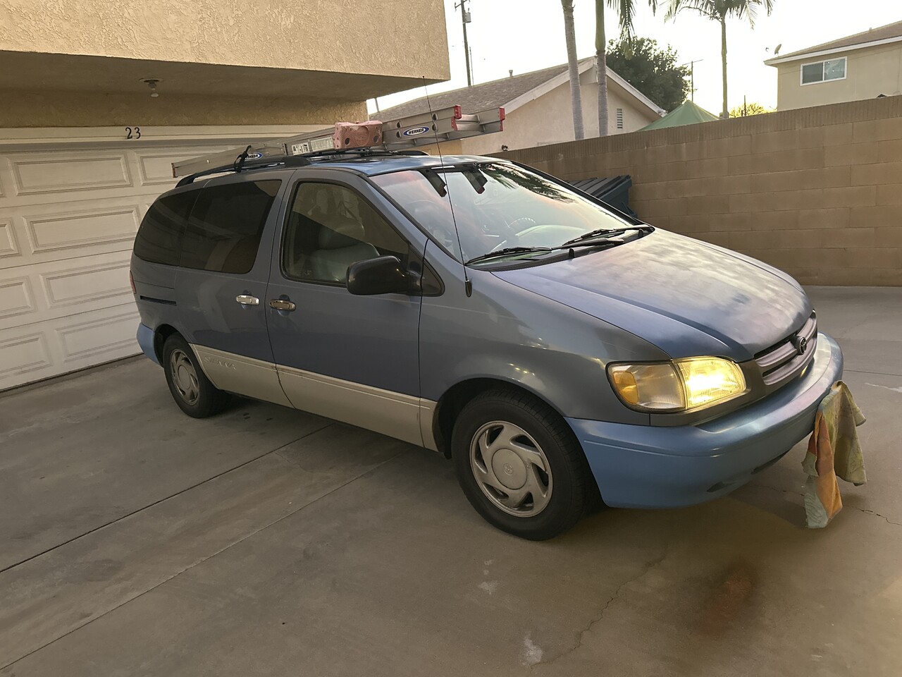 직접 보시면 맘에 듭니다 1999 Toyota Sienna Blue