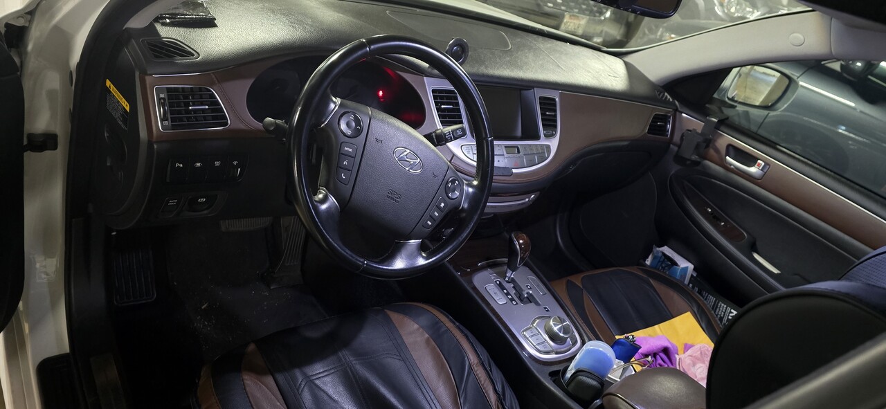 $3000 들여서 전체적 수리한차 2012 Genesis G38 White