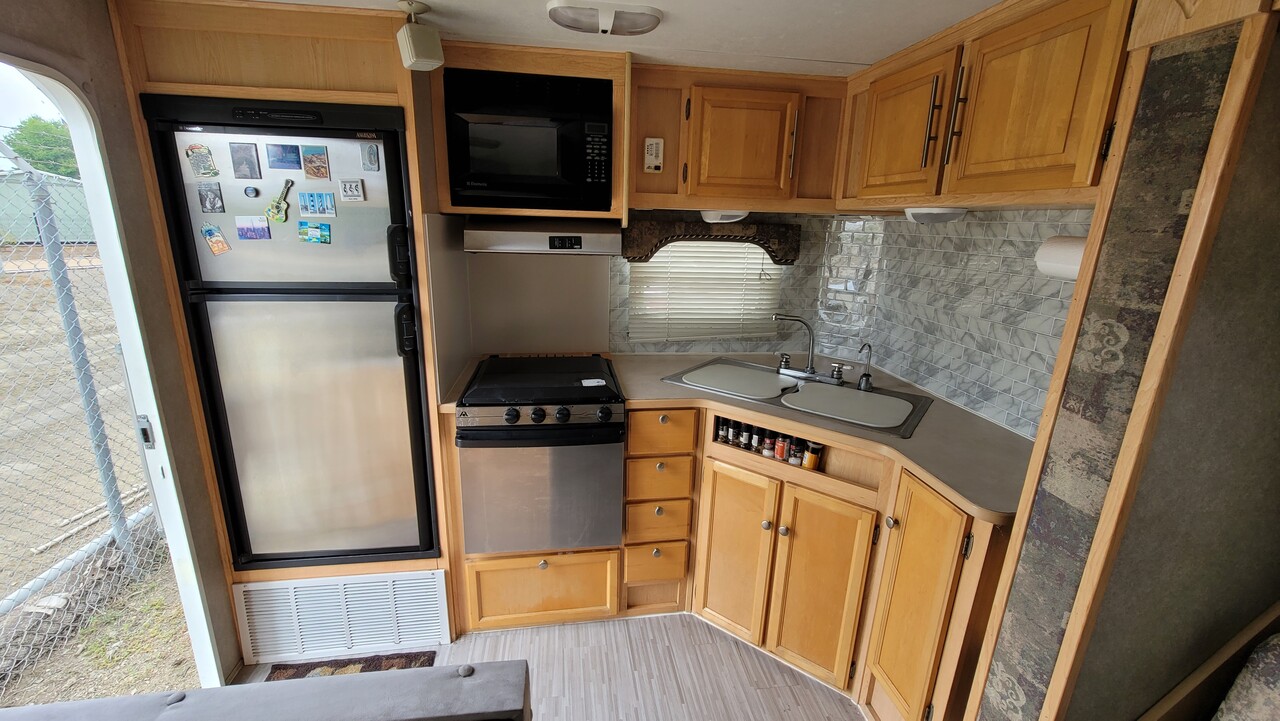 2004 STARCRAFT HOMESTEAD 24FT TRAVEL TRAILER