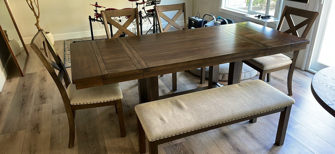Extendable Dining Table Set - 4 chairs and bench (식탁 6-8인용)